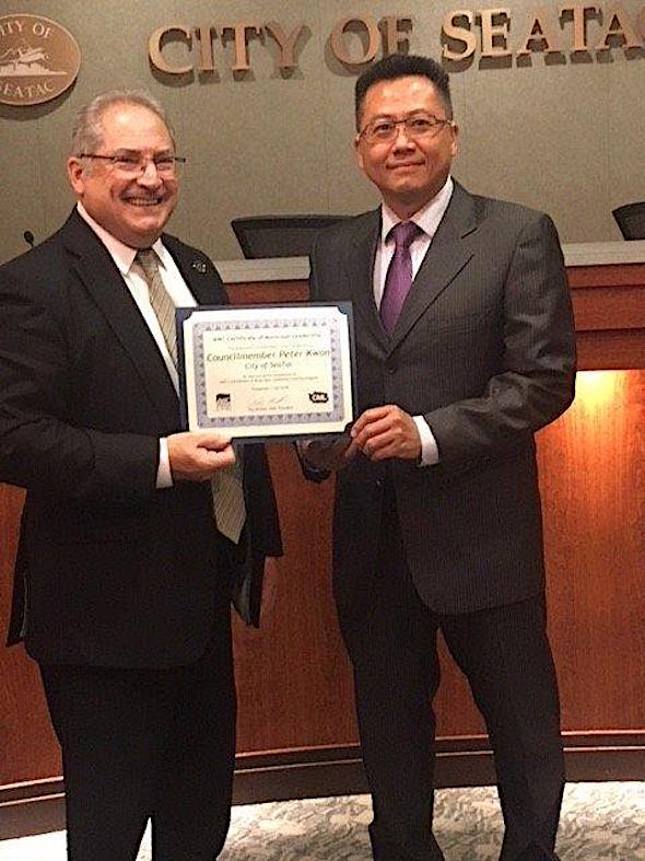 Peter Kwon receives Certificate of Municipal Leadership | Westside Seattle
